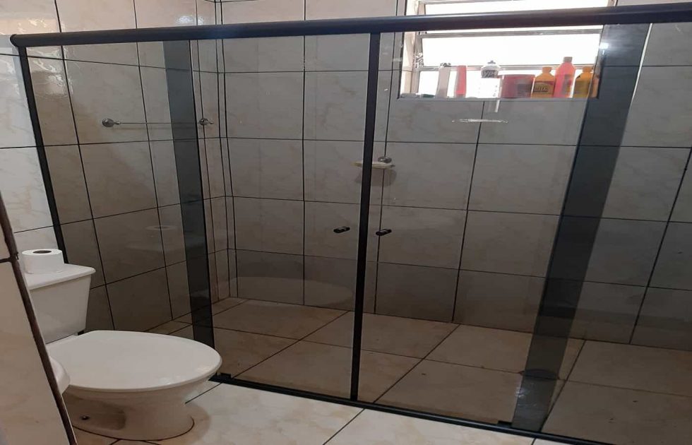 BOX DE VIDRO FUMÊ TEMPERADO (11) 3714-6360